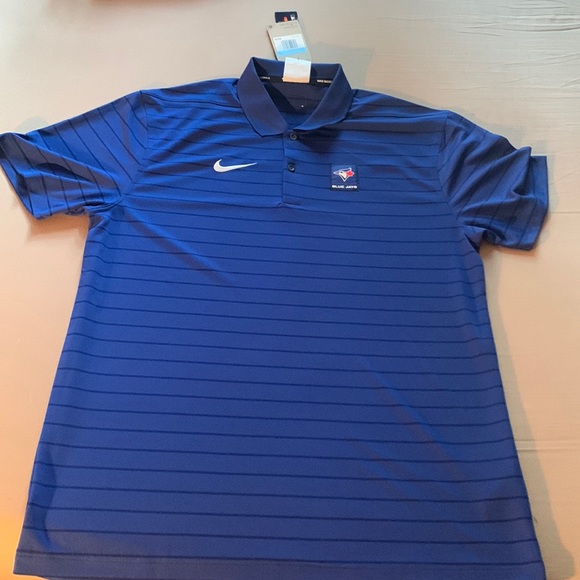 Nike | Shirts | Selling A Mens Nike Shirt Any Questions Please Feel ...